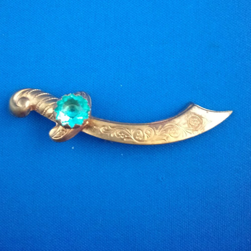 Vintage Mid Century Scimitar Shaped Pin Large Blue Rh… - Gem
